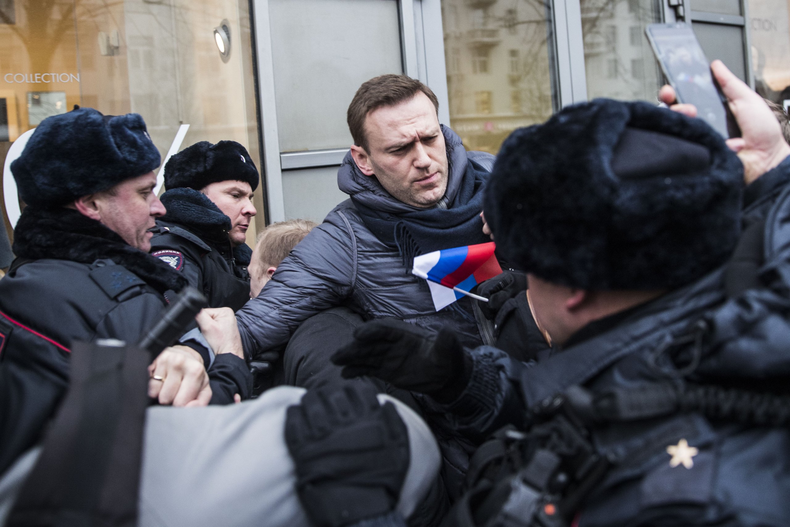 Thousands rally for an end to Putin’s farce – Navalny vs. Putin
